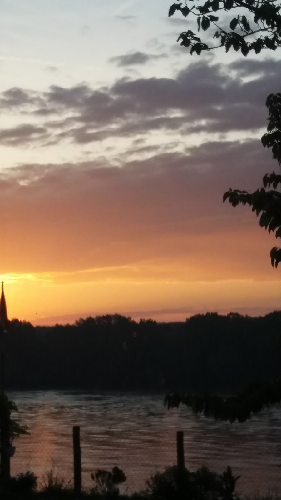 PARTFAL : Szemben a nappal...