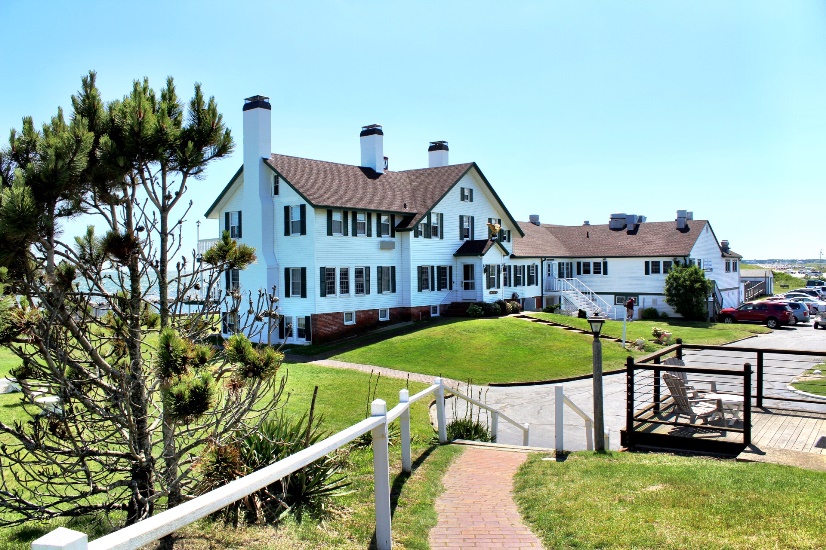 Evan and Lauren's Cool Blog: 7/2/17: The Lighthouse Inn and Waterfront ...