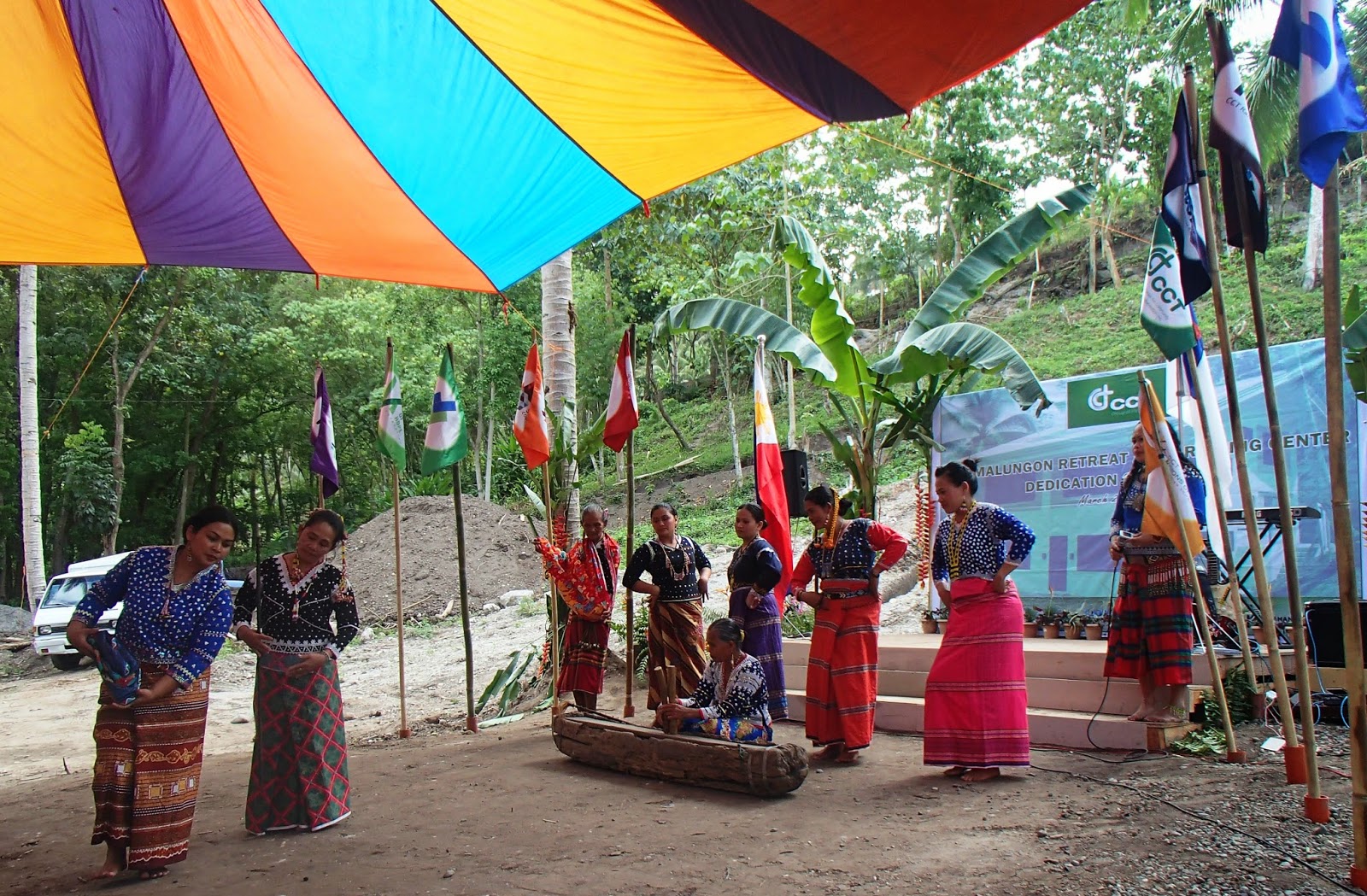 Malungon Retreat and Community Resource Center: B'laan Dance, Costumes ...