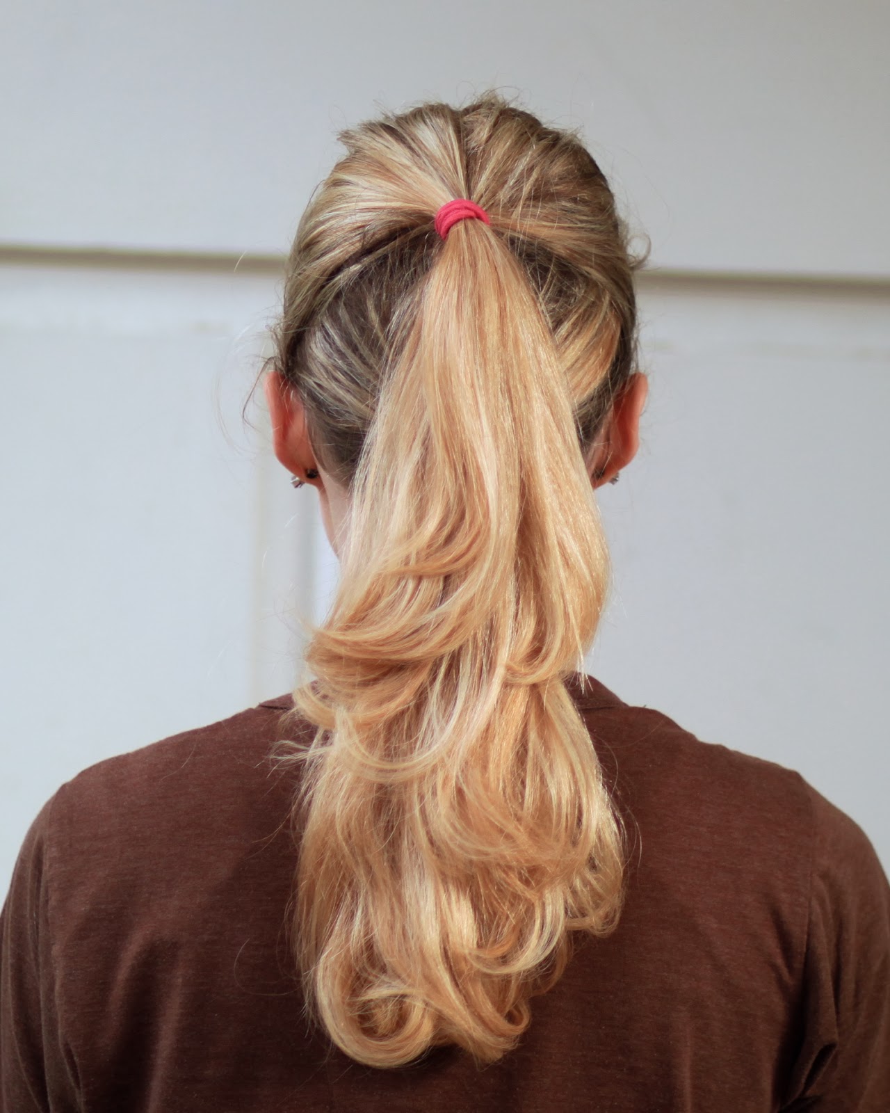 watch out for the woestmans: The Long Pony Tail Tutorial