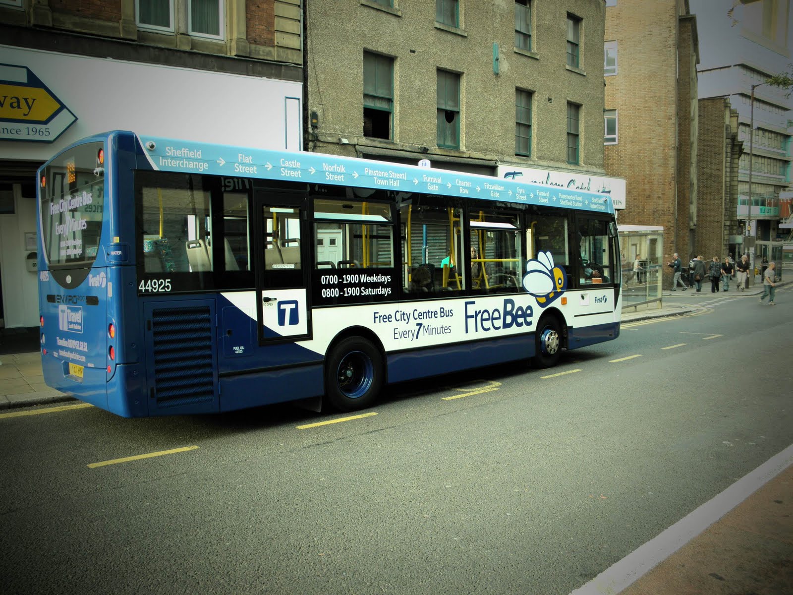 U.K is ROCK: Free Bee Bus