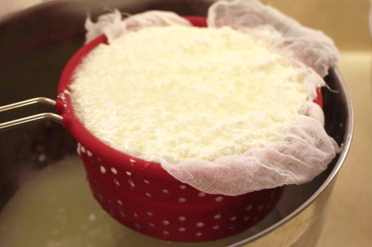 Emily's Culinary Adventures: Everyday Yumminess: Perfect Ricotta