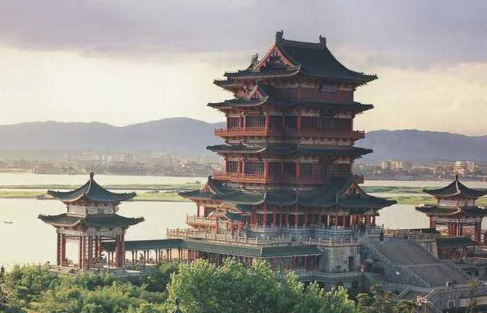 千と千尋の原型楼閣?