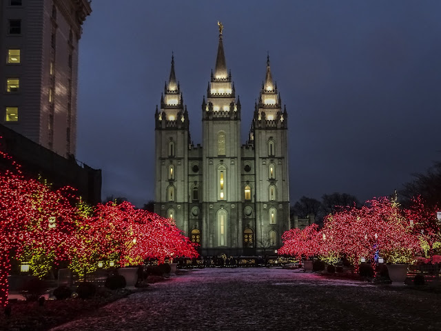 Walking Arizona: Christmas Lights on Temple Square