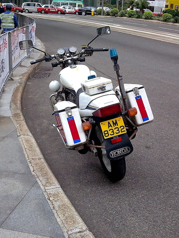 Derek's Car Album * Derek 照相館: HONDA POLICE BIKE