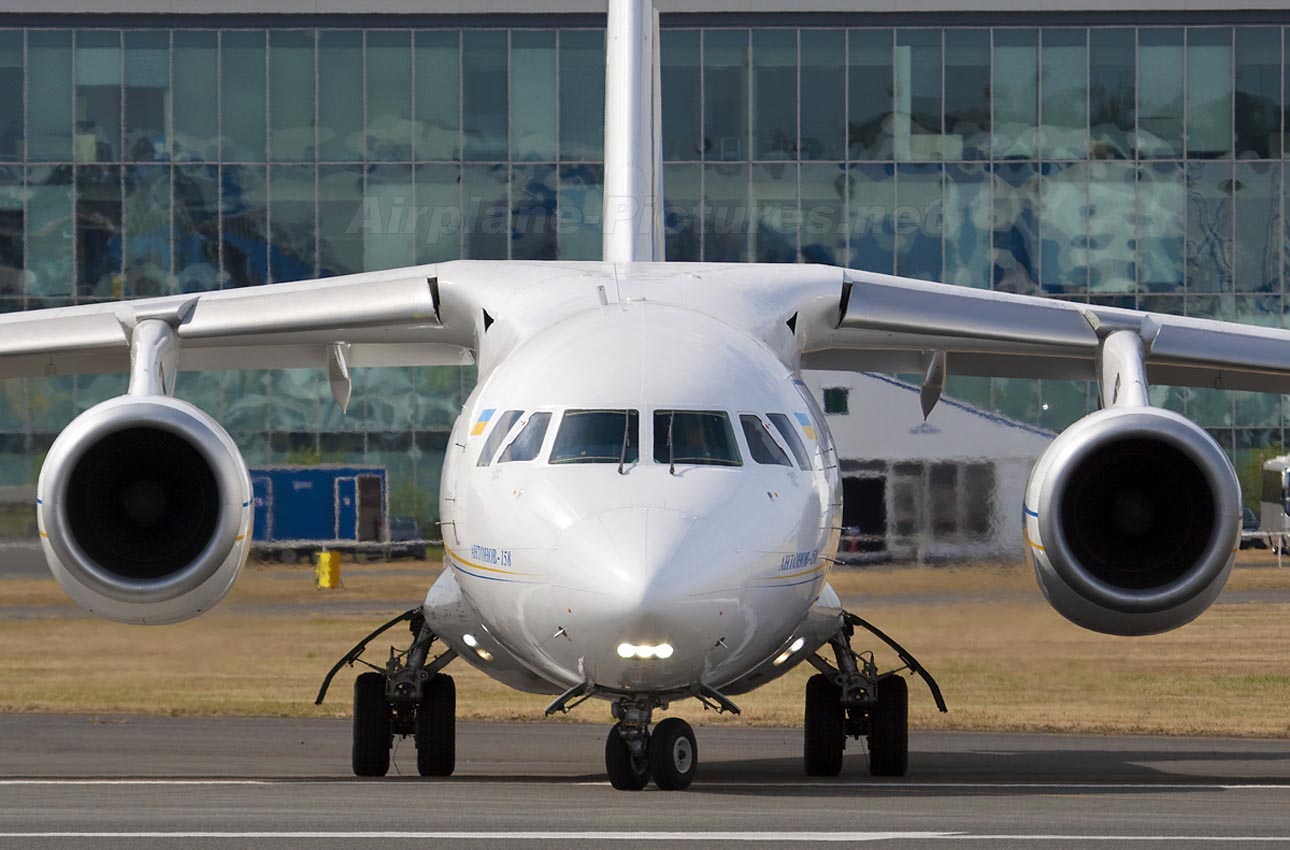 nhungdoicanh: Antonov An-158