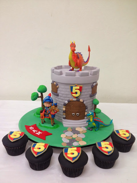 handi's cakes: Mike the Knight Cake