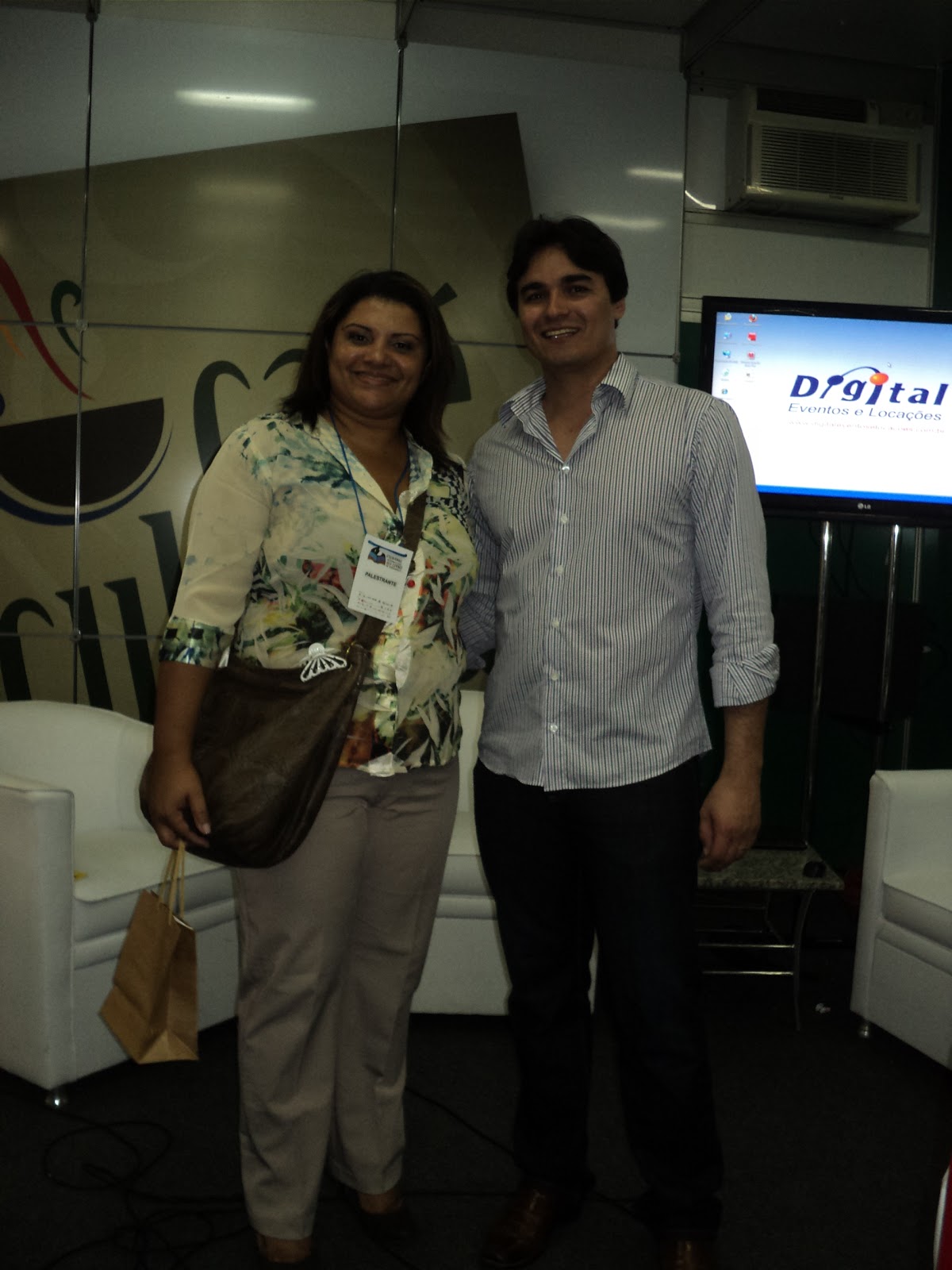 Mais Educação e Cultura: Edson Marques Brandão na Bienal Internacional ...