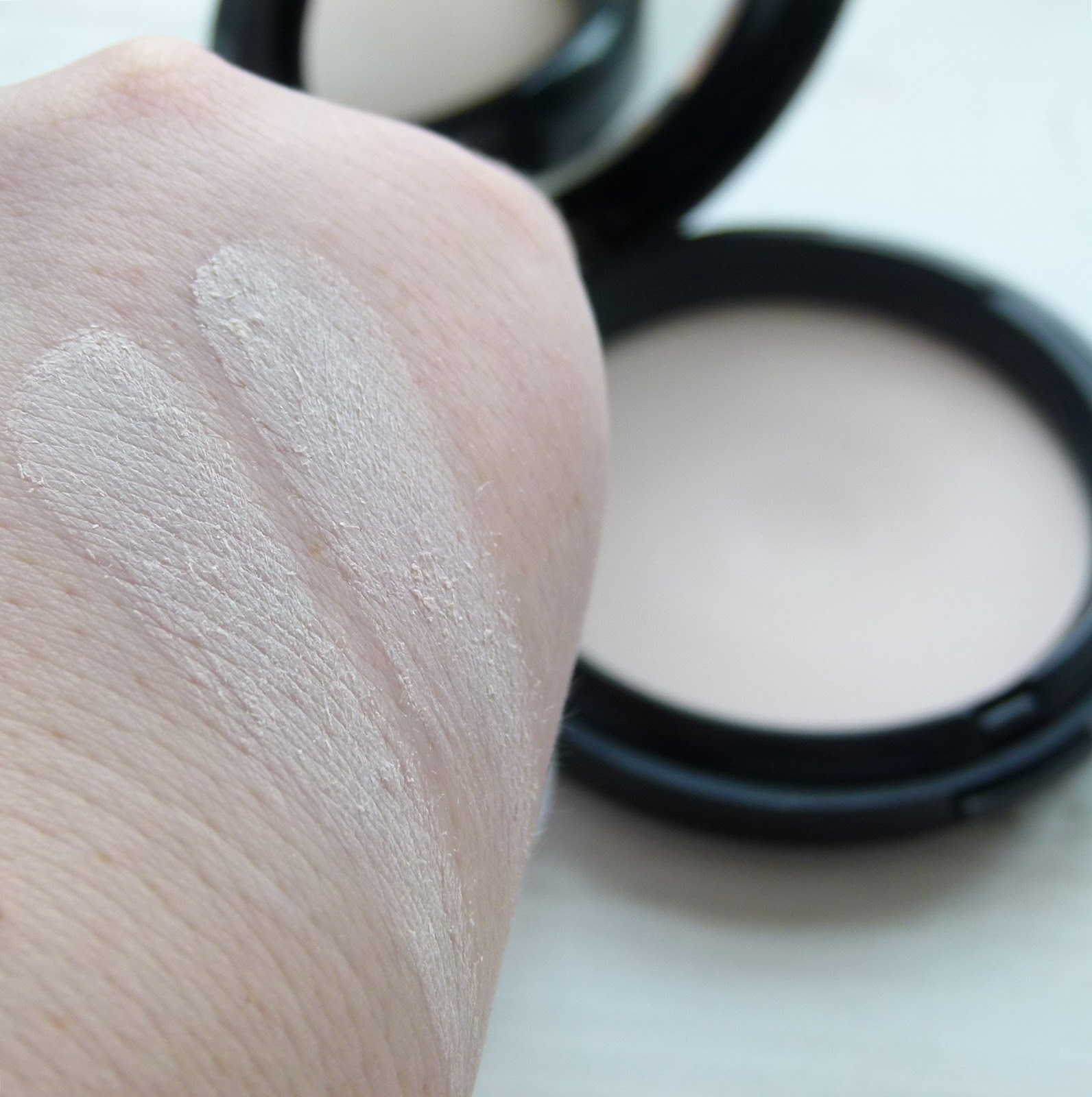 1001 Pasji: Make-Up Atelier Paris Matujący puder w kompakcie Antishine CPA1 1001 Pasji: Make-Up Atelier Paris Matujący puder w kompakcie Antishine CPA1