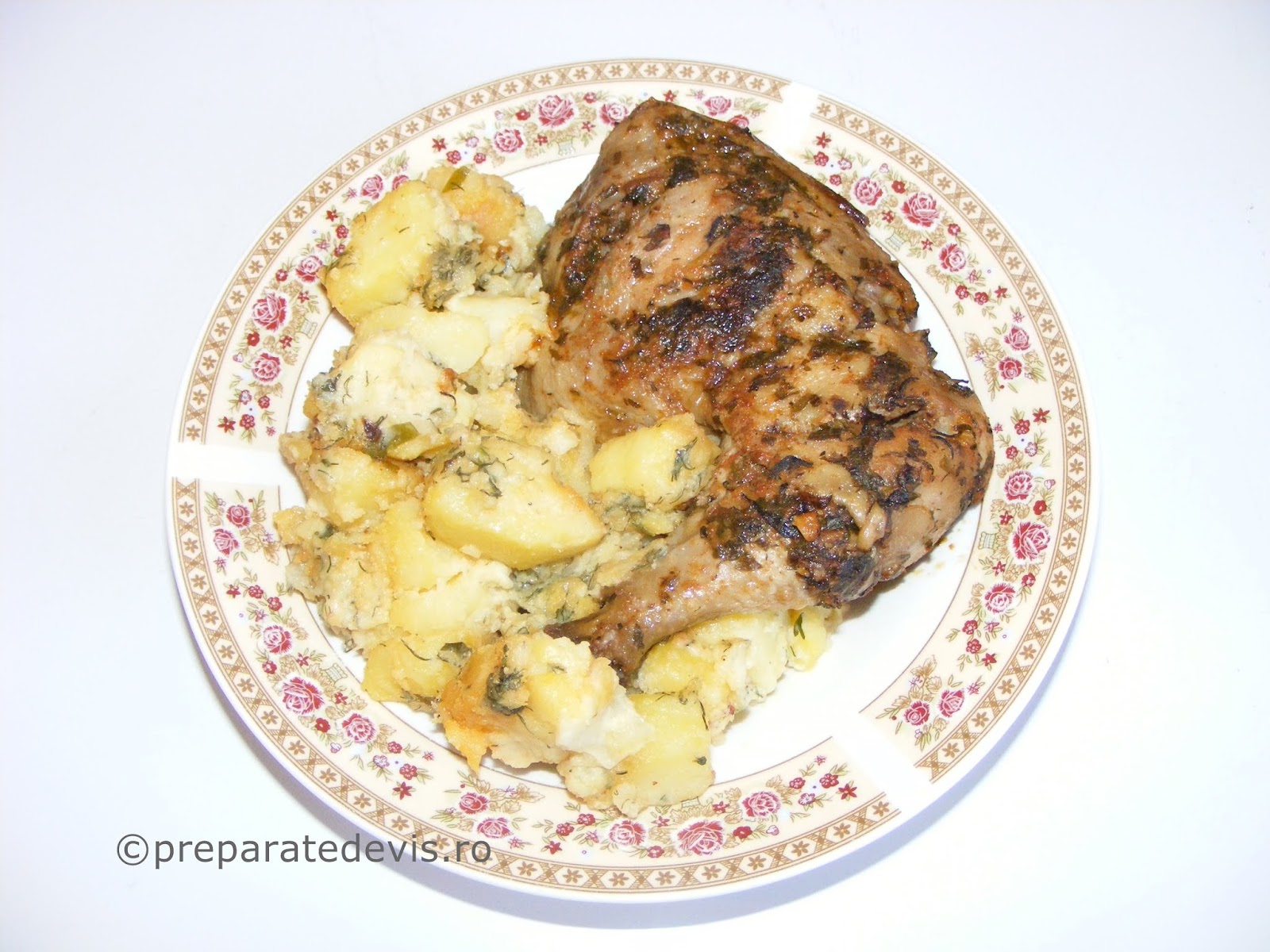 Friptura de pui cu cartofi taranesti | Preparatedevis.ro