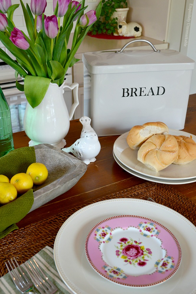Setting A Fabulous Farmhouse Table - Exquisitely Unremarkable