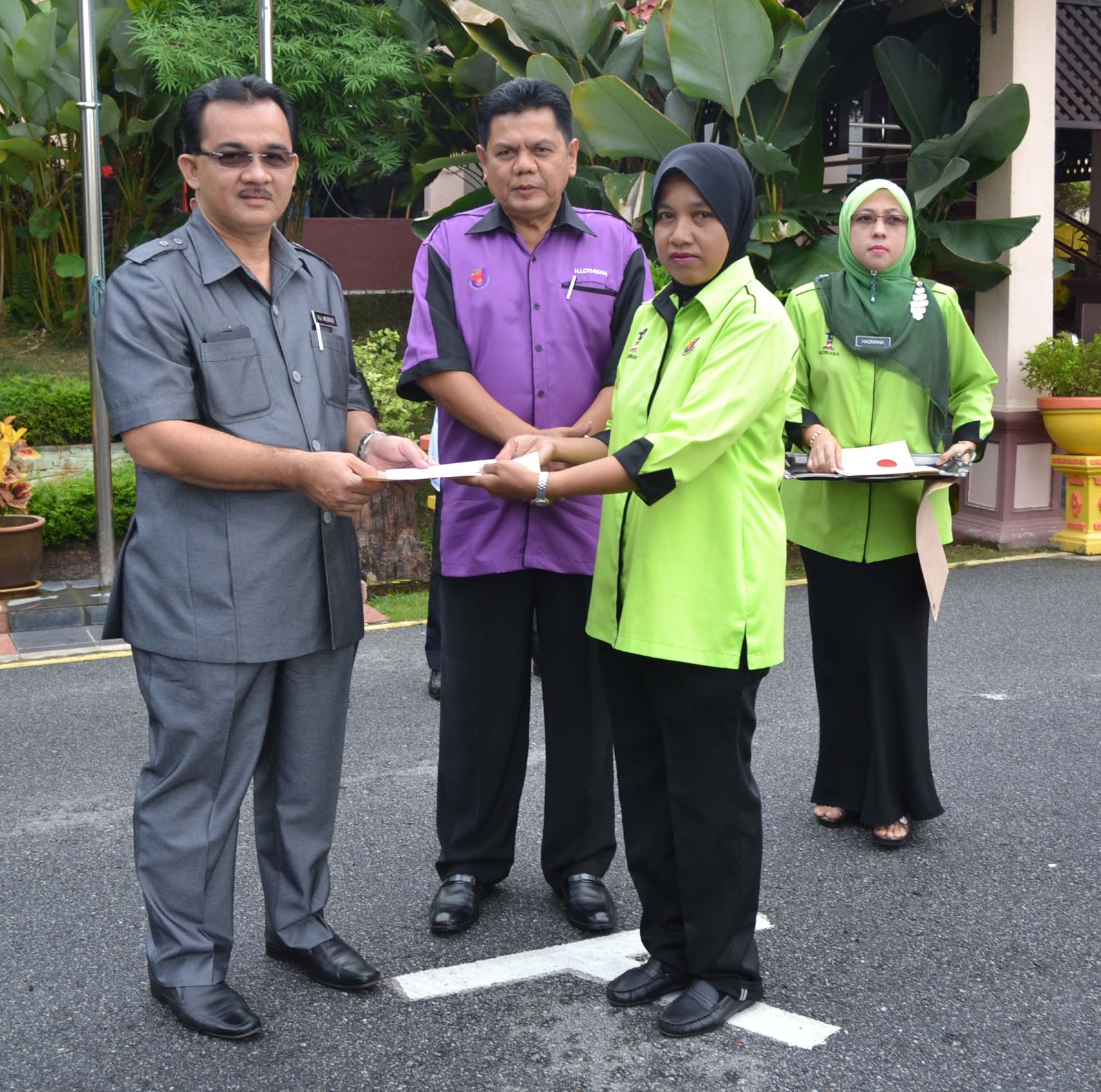 Sarinah Dinobat Pekerja Contoh Kategori Pekerja Dalaman Suku Tahun ...