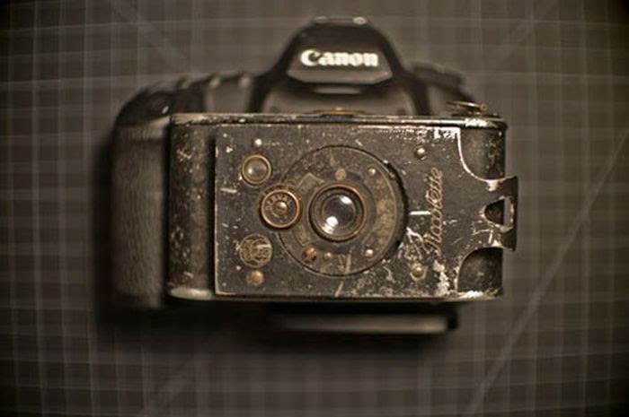 mdolla: Taking Photos with a 100-year-old Camera (10 pics)