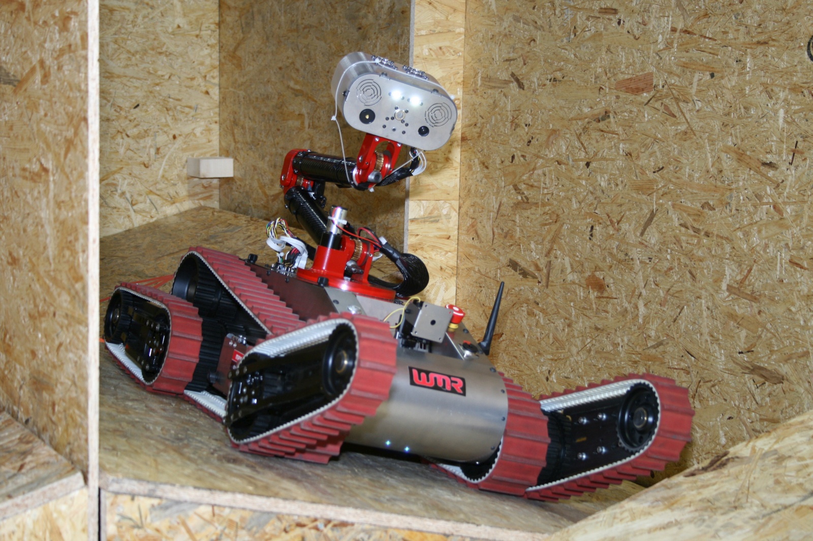 Adamok.Net: The Warwick Rescue Robot Project