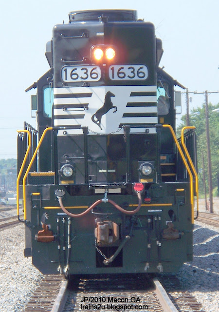 RAILROAD Freight Train Locomotive Engine EMD GE Boxcar BNSF,CSX,FEC,Norfolk Southern,UP,CN,CP ...