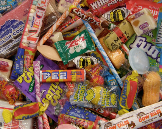 Tricia's Tidbits: TOP 9 CLASSIC TRICK-OR-TREAT CANDIES