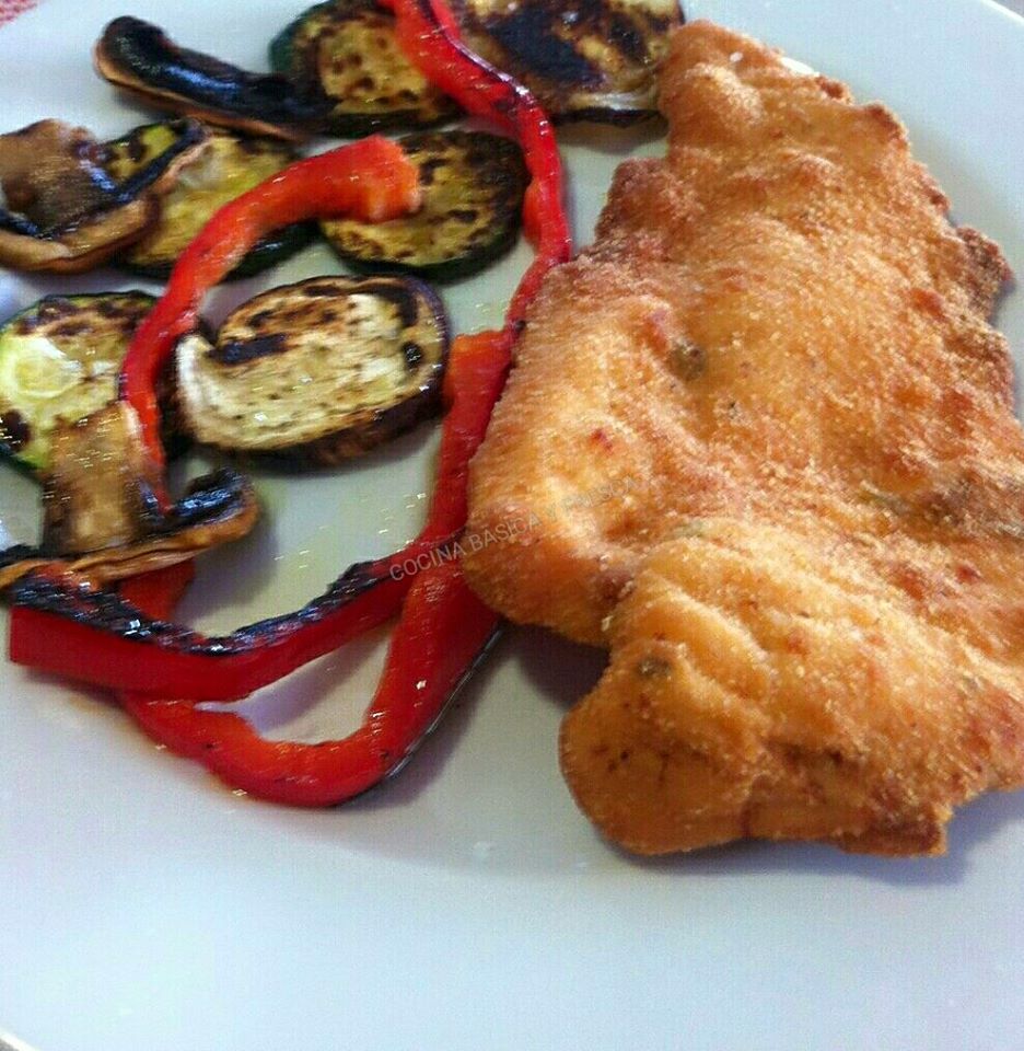 Cocina Basica y Fresca: PECHUGA REBOZADA AL AJO Y PEREJIL CON VERDURAS ...