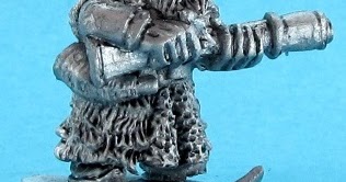 Pousse Plomb: Conan, le Père Noël, des nains.