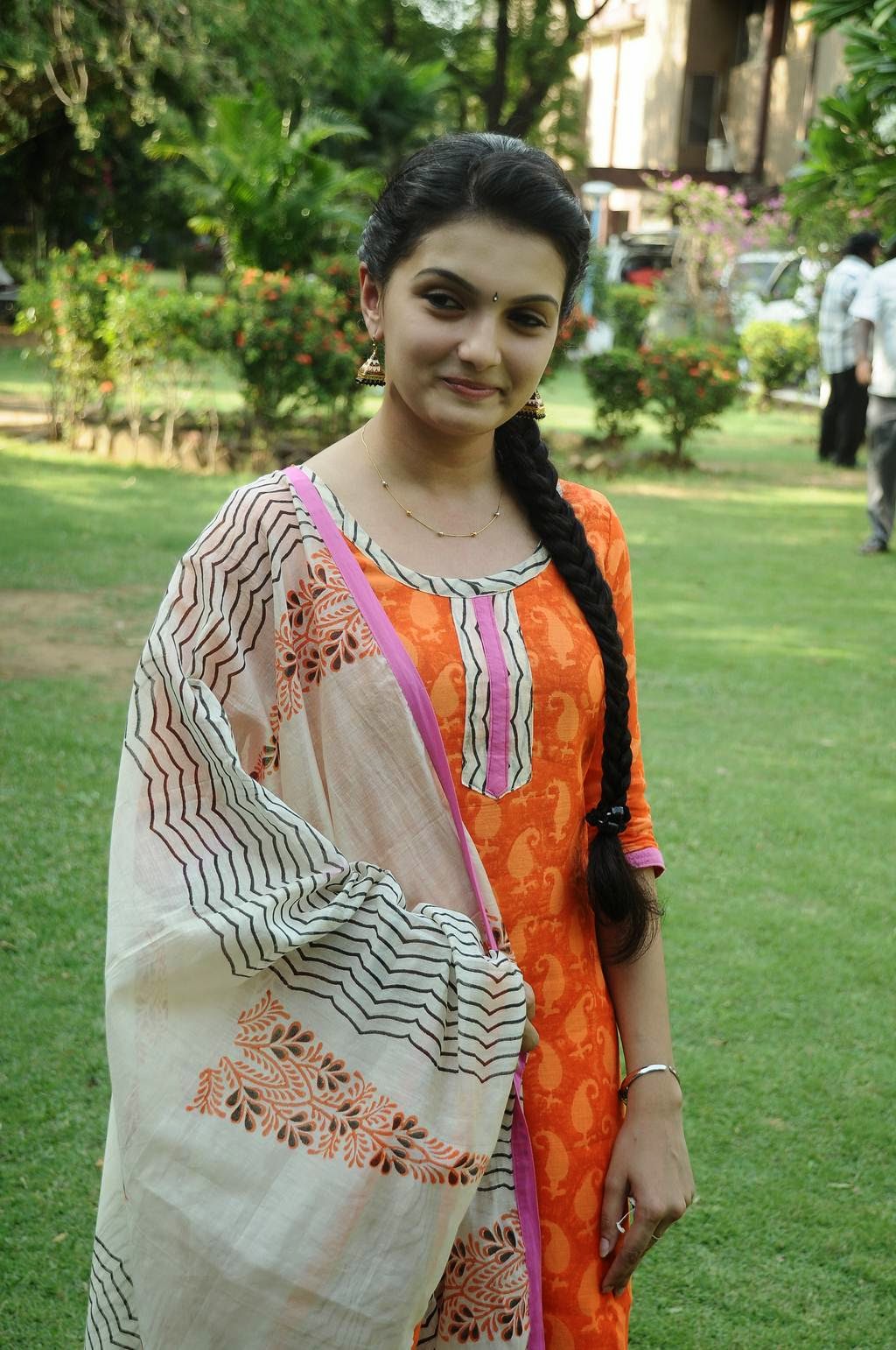 Actress saranya mohan new stills