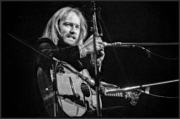 MUSIC OVER SIX CENTURIES