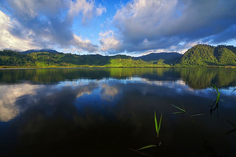 VOLCANOES IN THE PHILIPPINES: LEONARD RANGE IN DAVAO