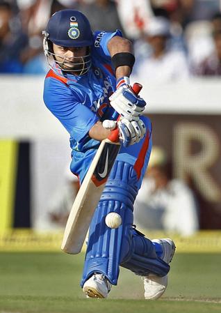 Virat Kohli Batting Style Images | Cricketer Pics