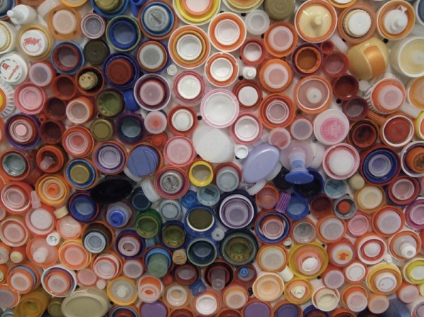 Upcycle Us: Upcycling bottle cap to make art
