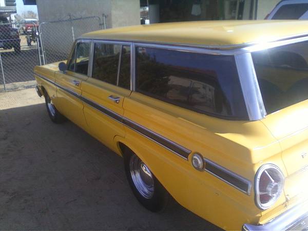 5k: School Bus Yellow: 1965 Ford Falcon Futura Wagon - DailyTurismo
