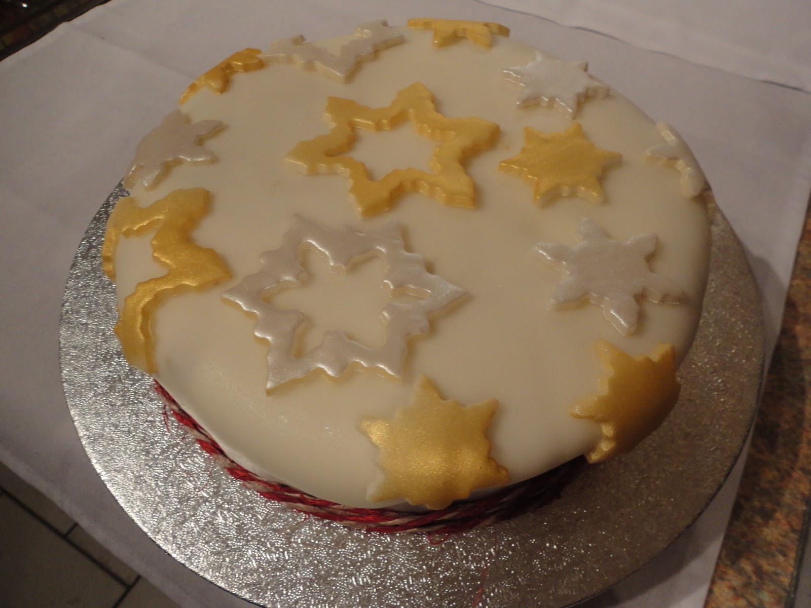 Babaduck: Christmas Snowflake Cake