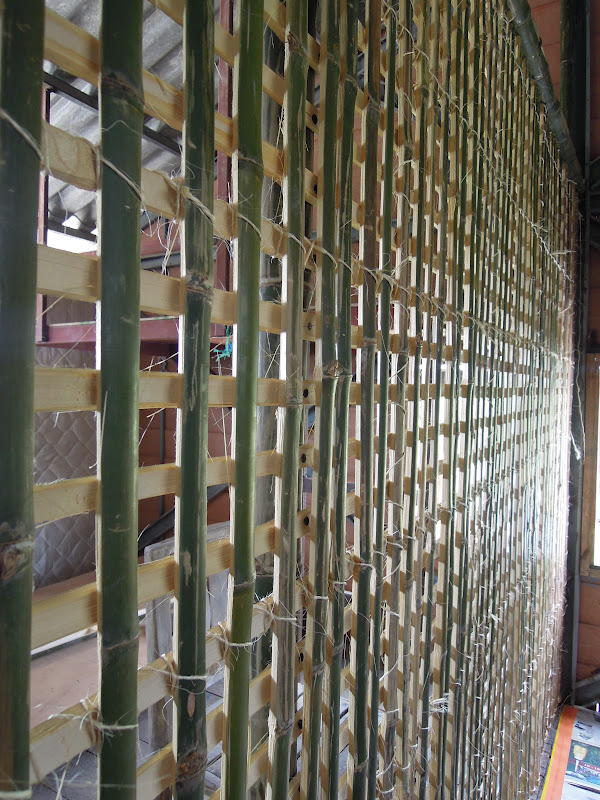 百姓 Hyakusho: Constructing a bamboo lattice for earthen plaster at ...