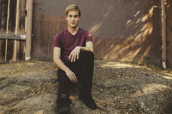 Star Readings:Tyler Henry.