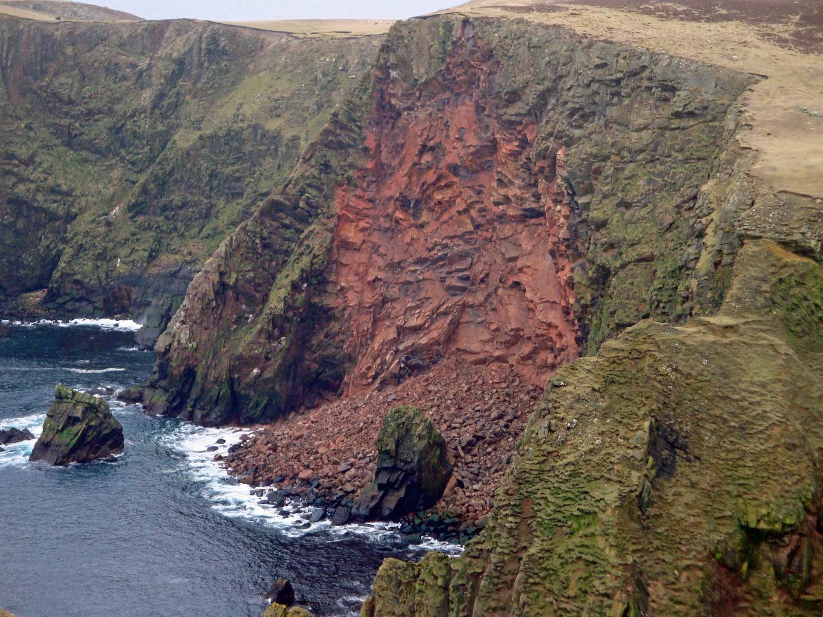 Fair Isle: Large rock fall on cliffs near Easter Lother & Birds