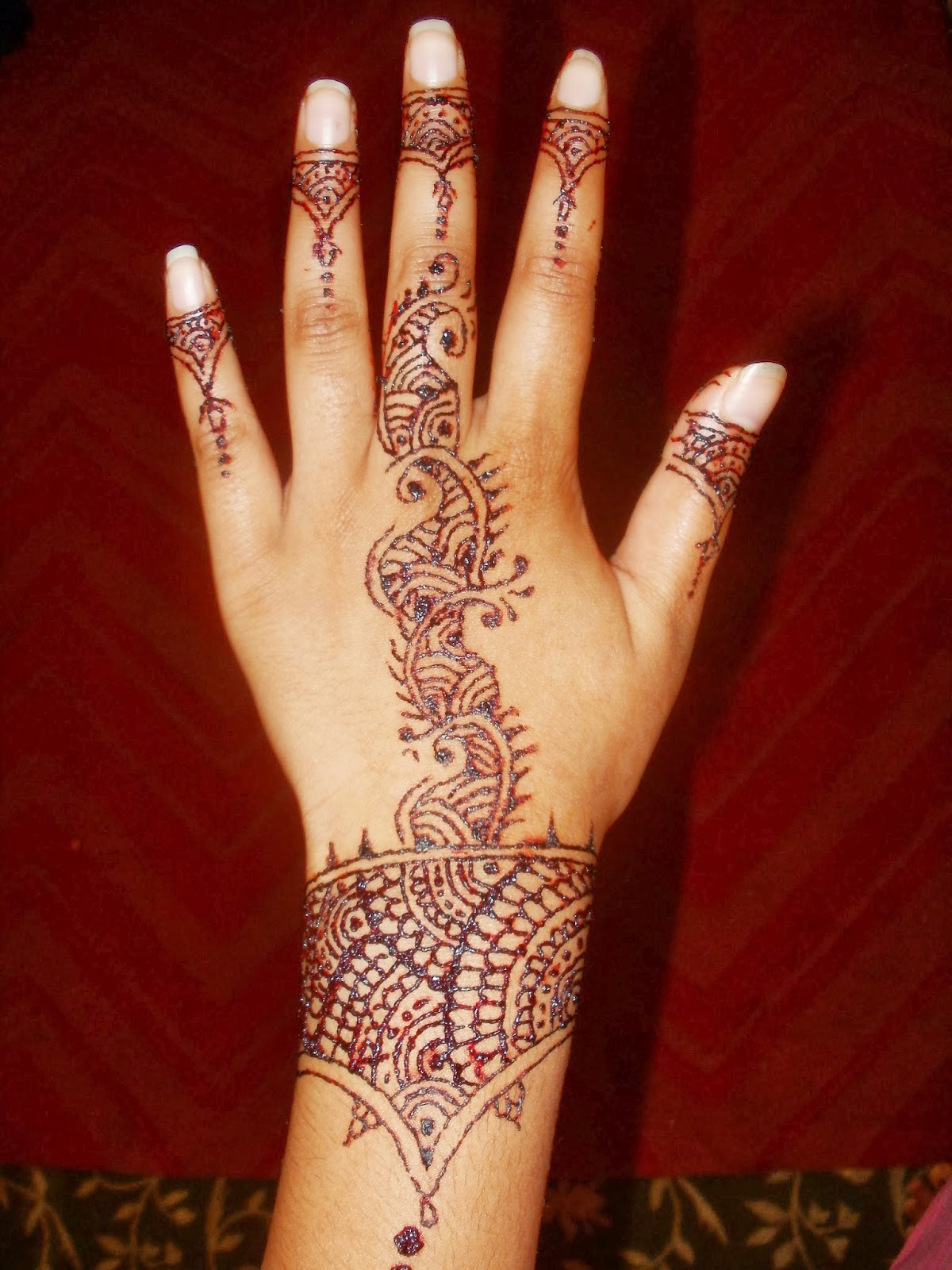 Noshin's Nail Base: Henna Hands