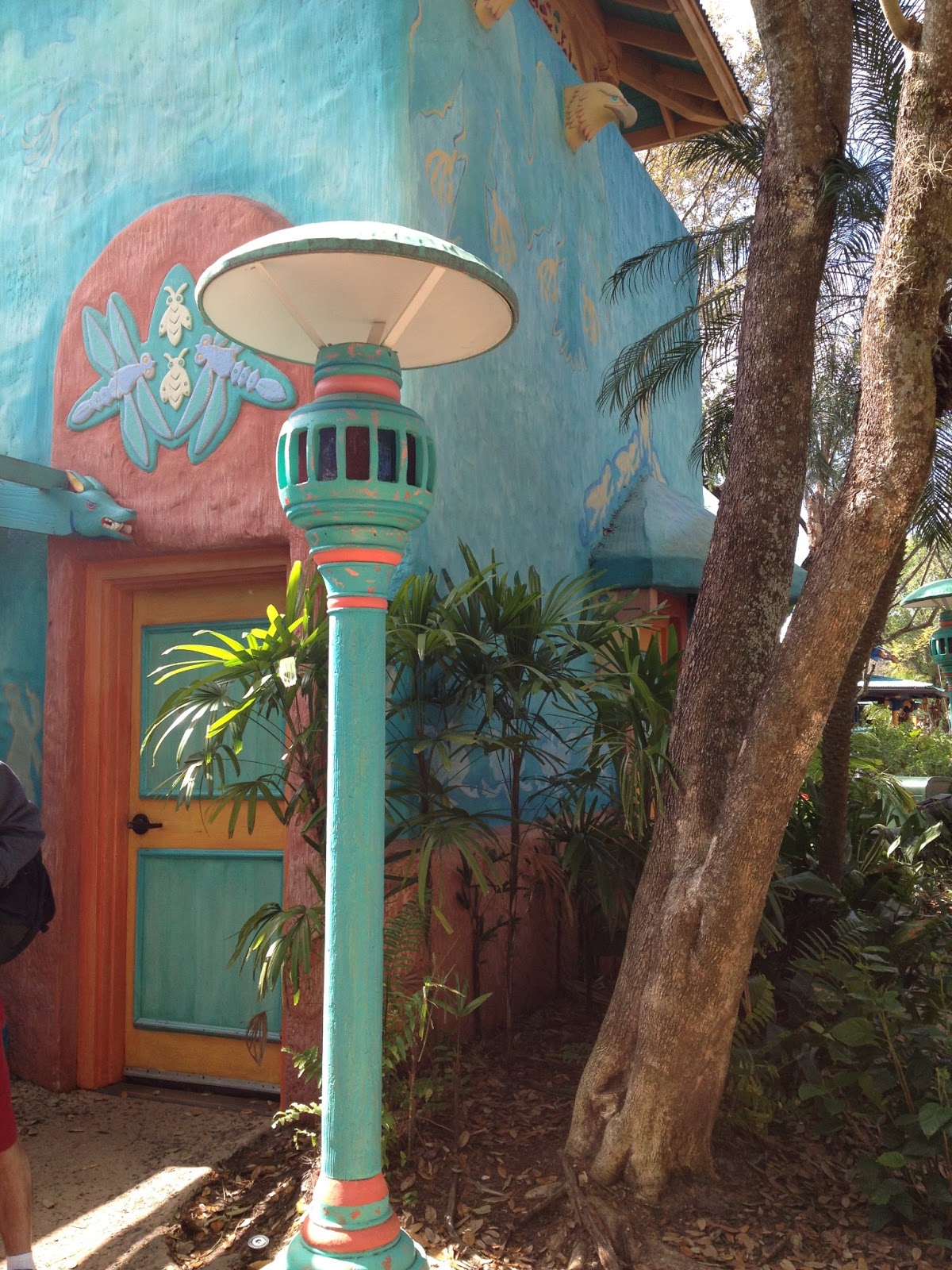 Plus the Magic: Attention to Detail: Lamp Posts