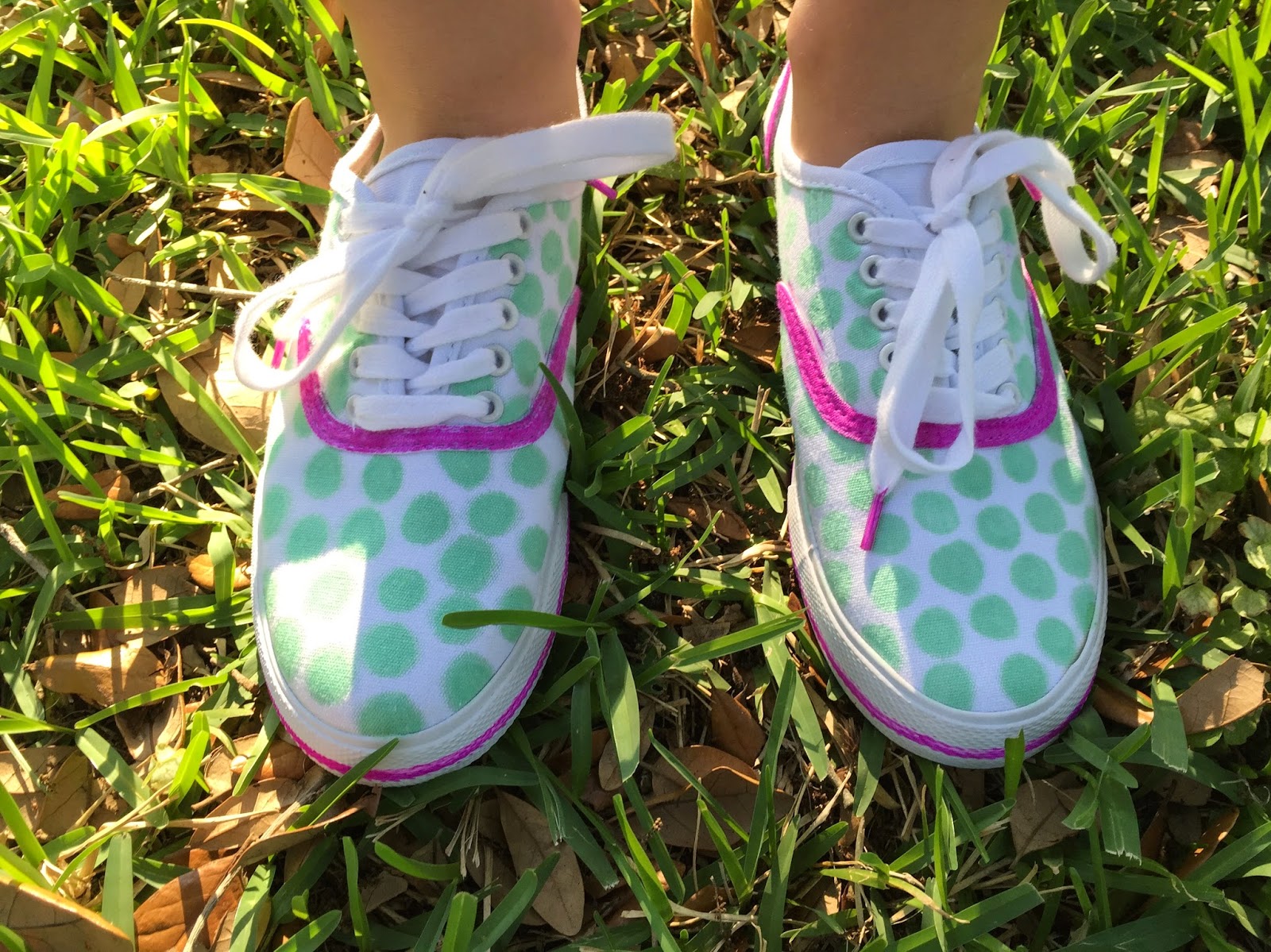 Soph Crafty: DIY Sharpie Shoes