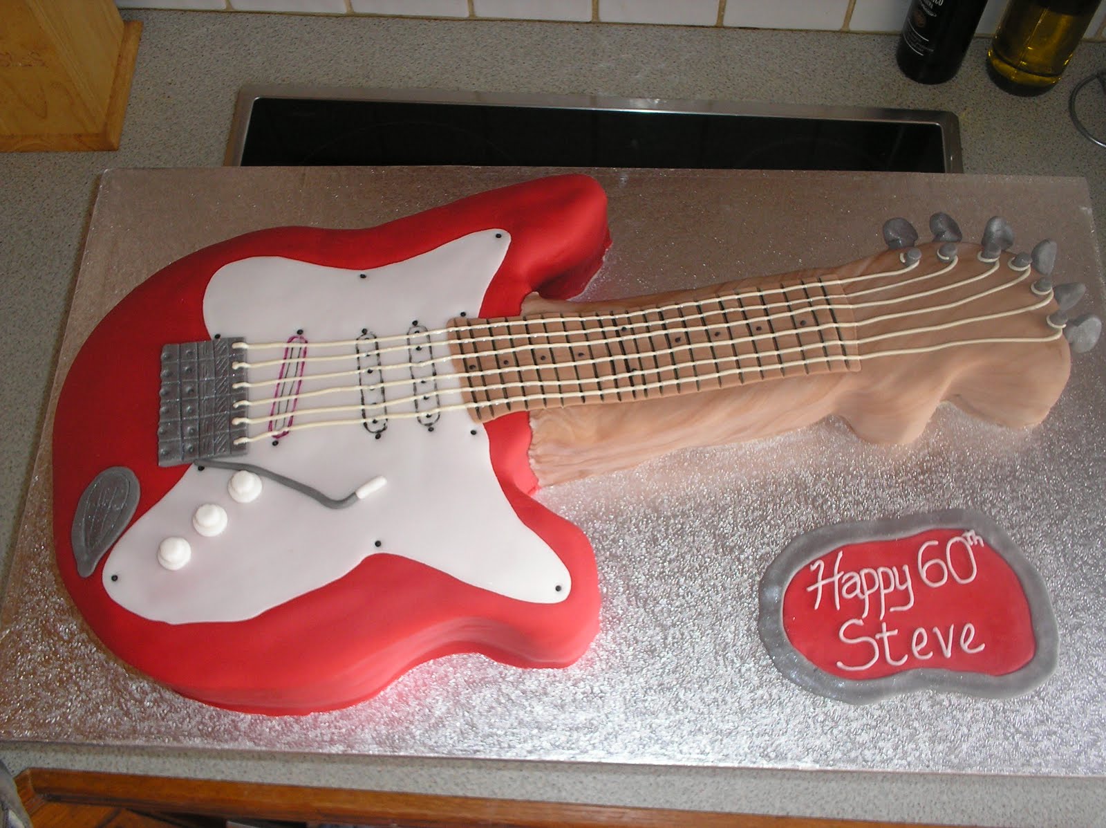 Nicky's Cakes: Electric Guitar Cake