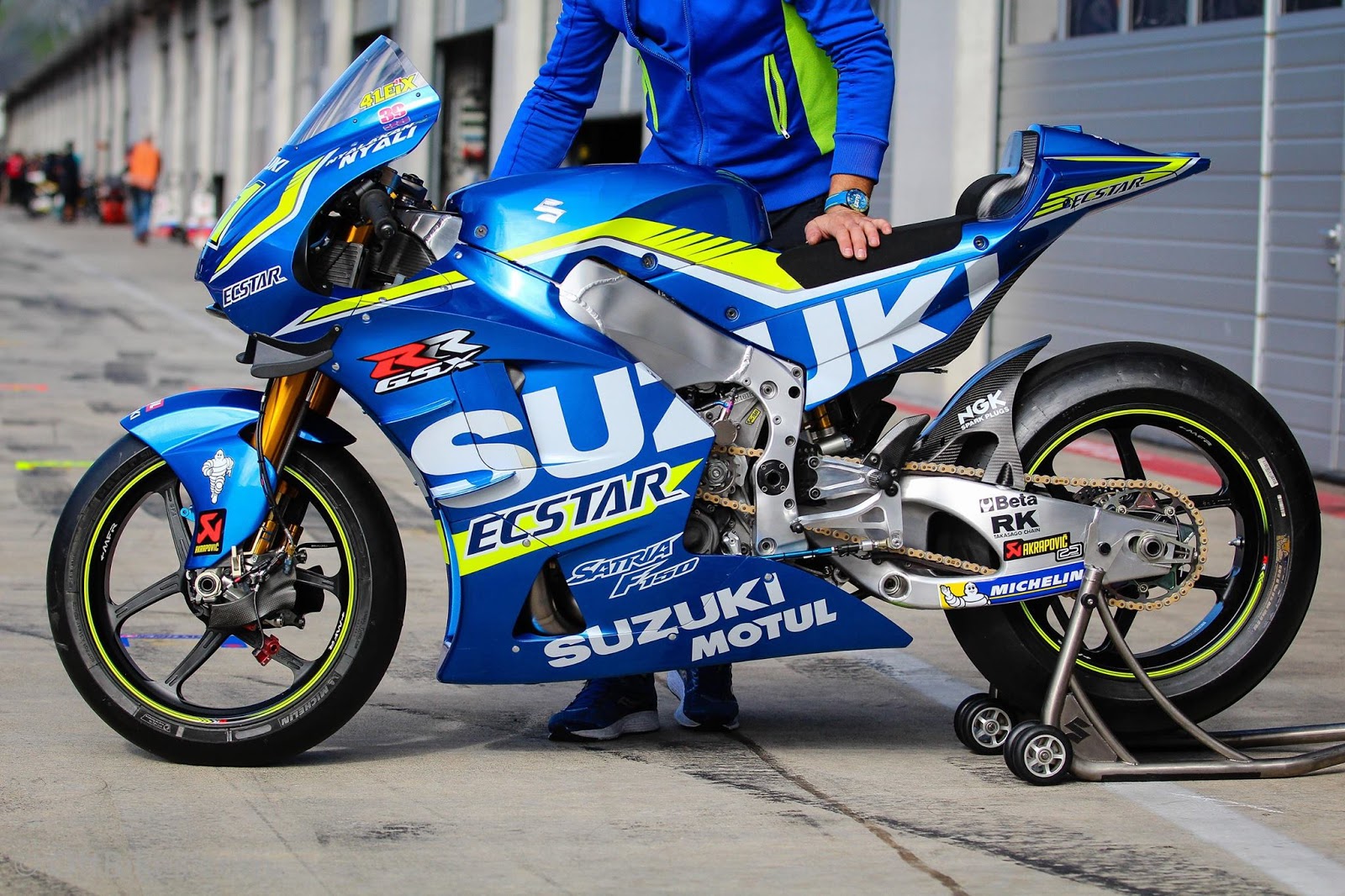 Racing Cafè: Suzuki GSX-RR 2016 - Details