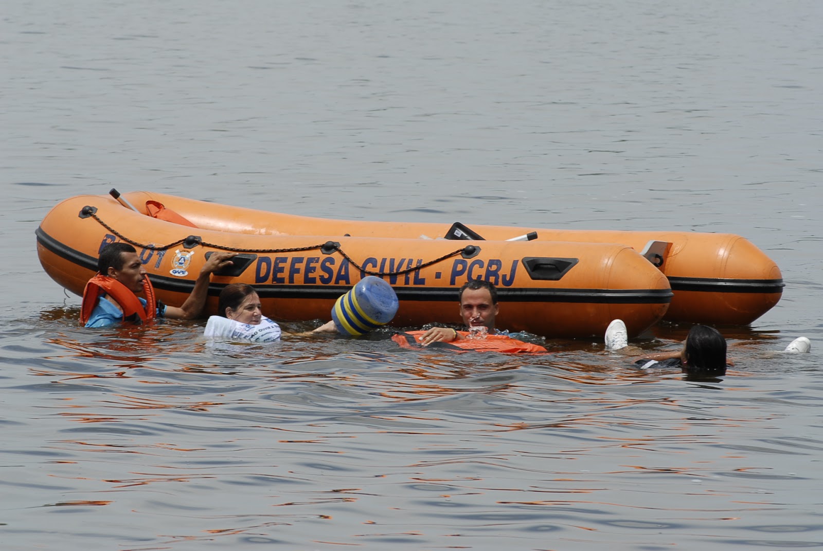 Defesa Civil Rio: Curso de Resgate com Bote