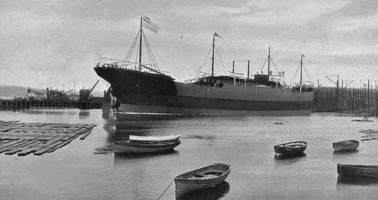 Tour Scotland: Old Photograph Rodger's Ship Yard.Port Glasgow Scotland