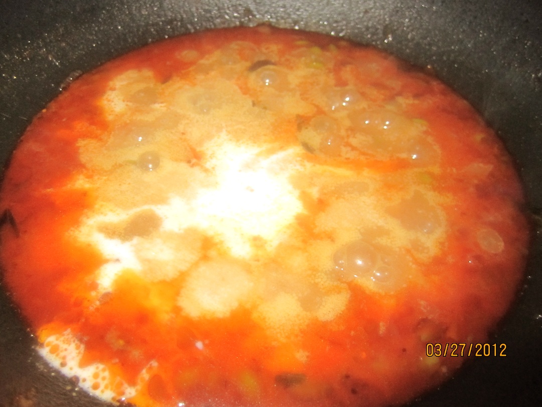 Hema's Cuisine: Sundakkai Curry ( Turkey Berry Curry )
