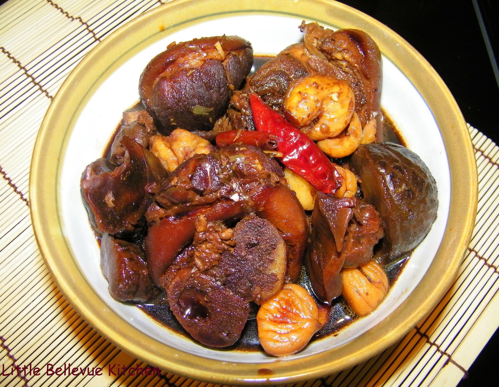 Little Bellevue Kitchen: Braised Pig's Trotters with Chestnuts