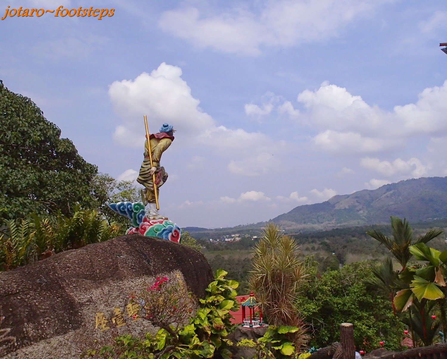 Footsteps - Jotaro's Travels: Sites : Sak Dato Broga Temple (石拿督庙)