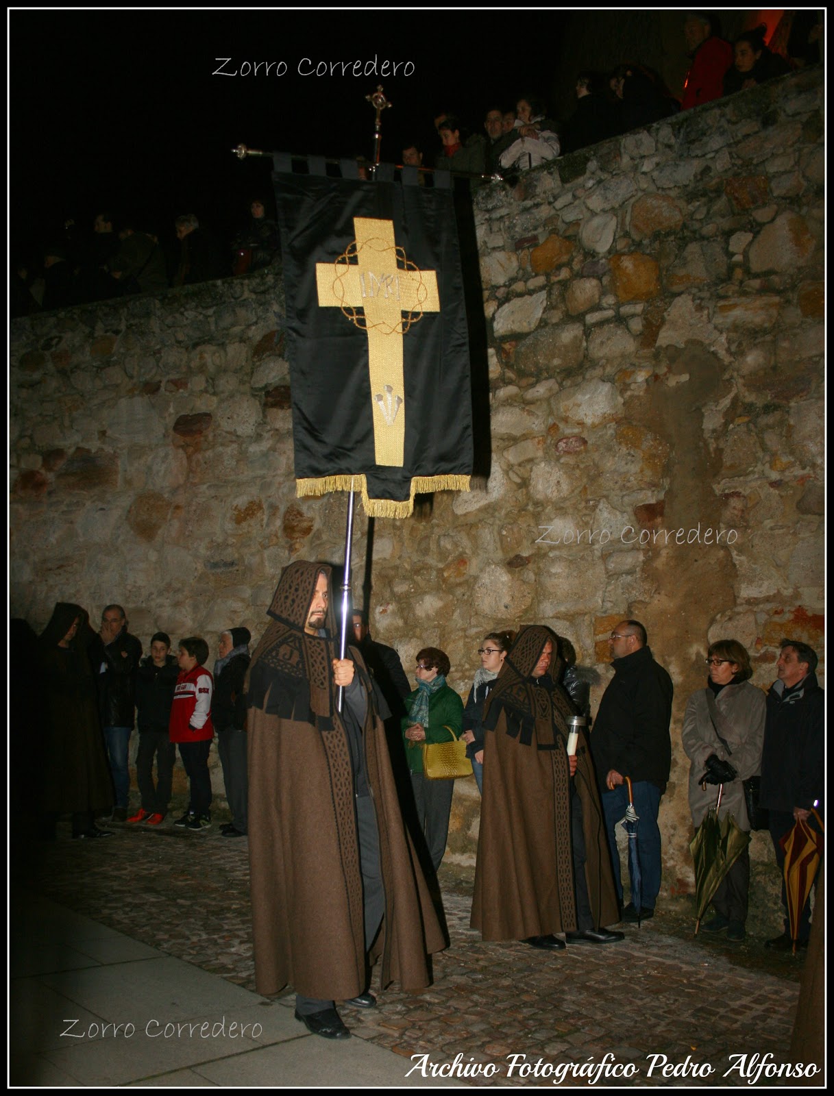 Zorro Corredero de Cadalso de los Vidrios: Procesión de las Capas ...