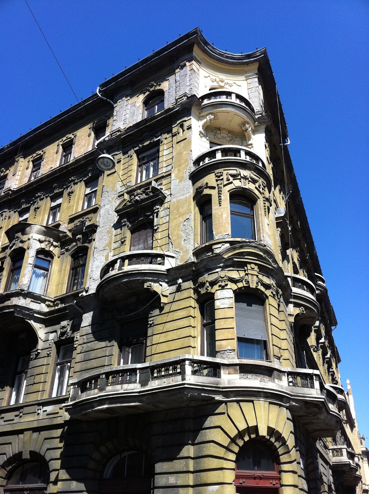 sybaritic: Crumbling Buildings