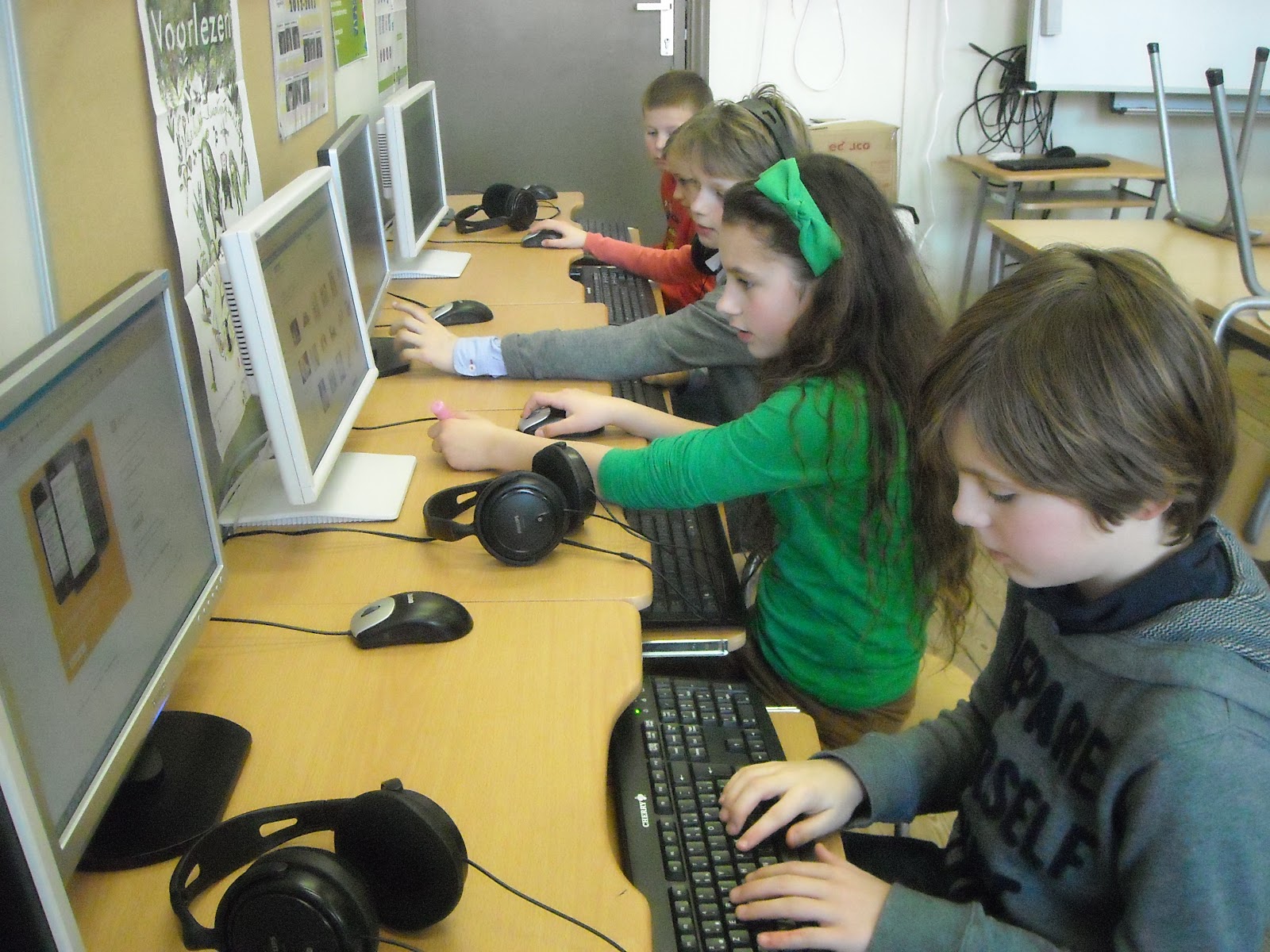 Het vierde leerjaar van Juf Lieselot : Op de computer en educatieve ...