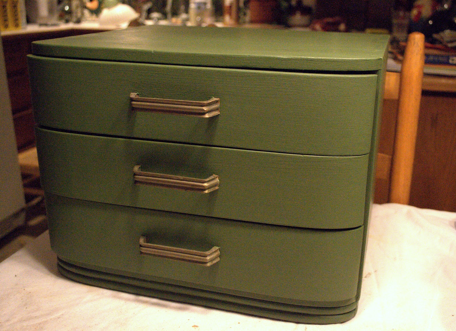 Red Letter Days: DIY: Olive Green Drawers