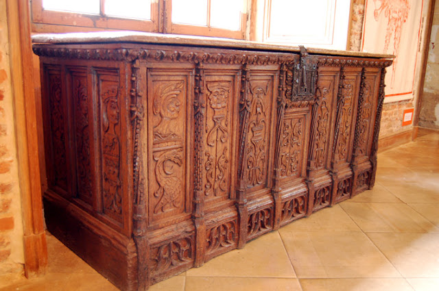 St. Thomas guild - medieval woodworking, furniture and other crafts ...