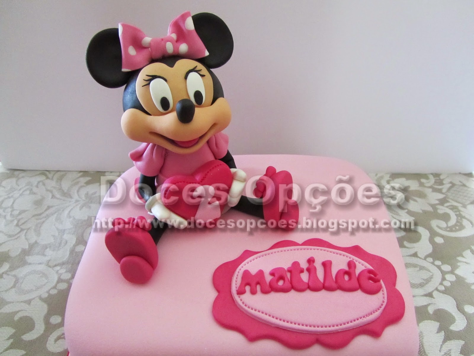 Doces Opções: Bolo com a Minnie Mouse para o aniversário da Matilde