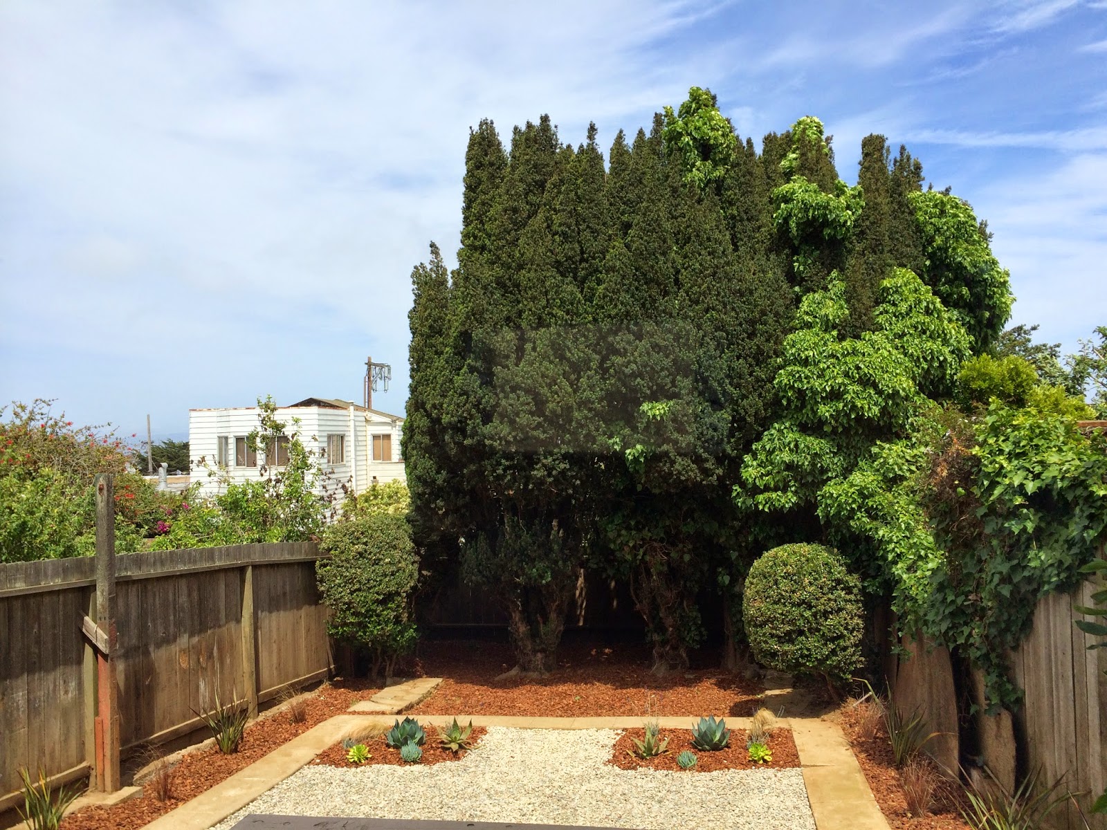 Outer Mission Jeff: Marina Style Barrel Front House