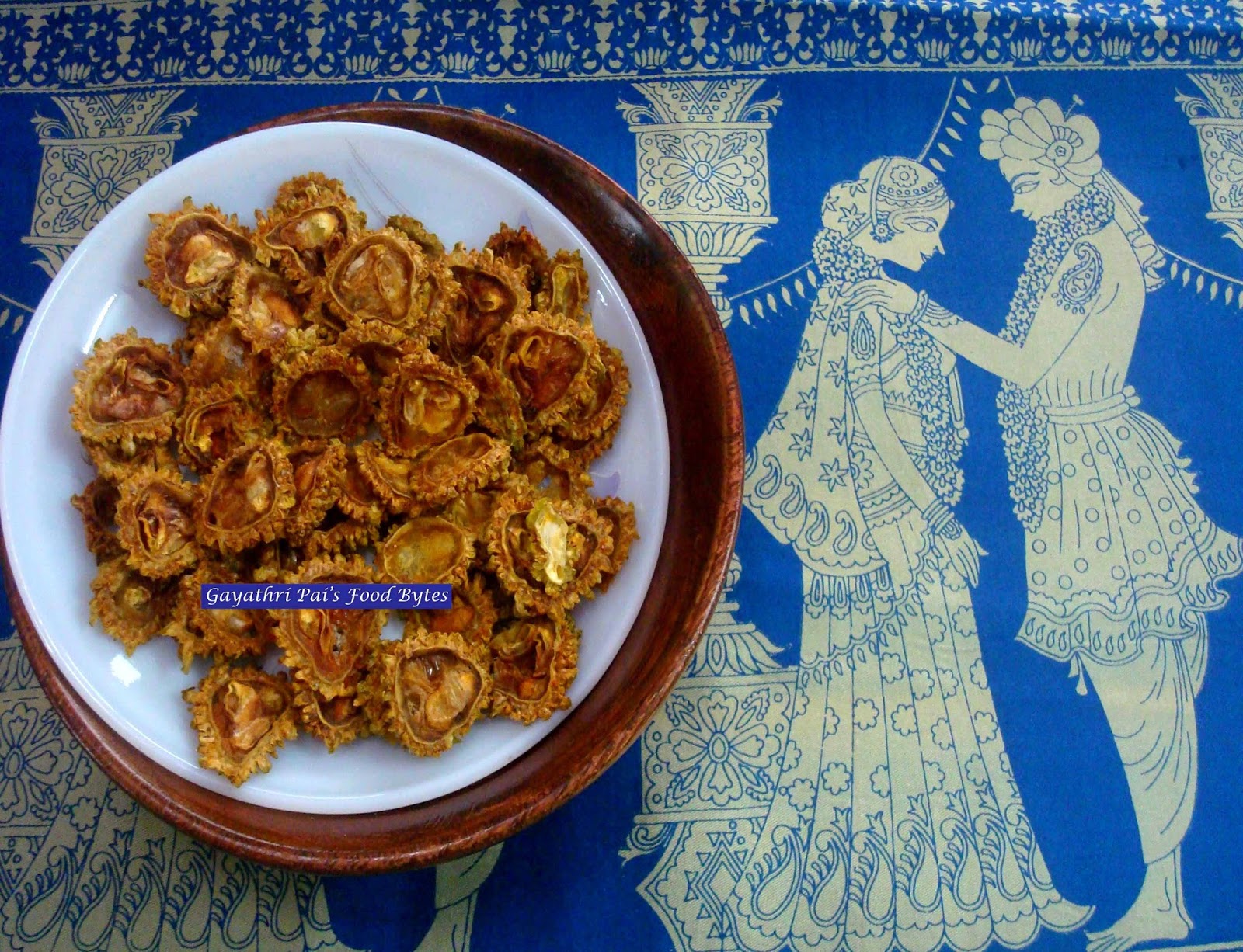 Gayathri Pai's Food Bytes: Karate' Kachri / Karela Chips / Bitter Gourd ...